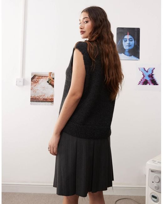 Weekday Kayla Wool Blend Oversized V Neck Vest in Black | Lyst