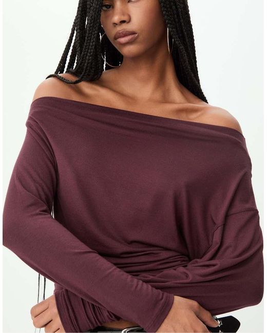 Stradivarius Asymmetrical Neckline Top in Red | Lyst UK