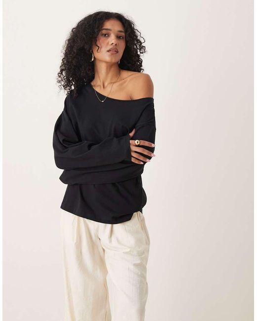 ASOS Off Shoulder Long Sleeve Tee in Black | Lyst UK