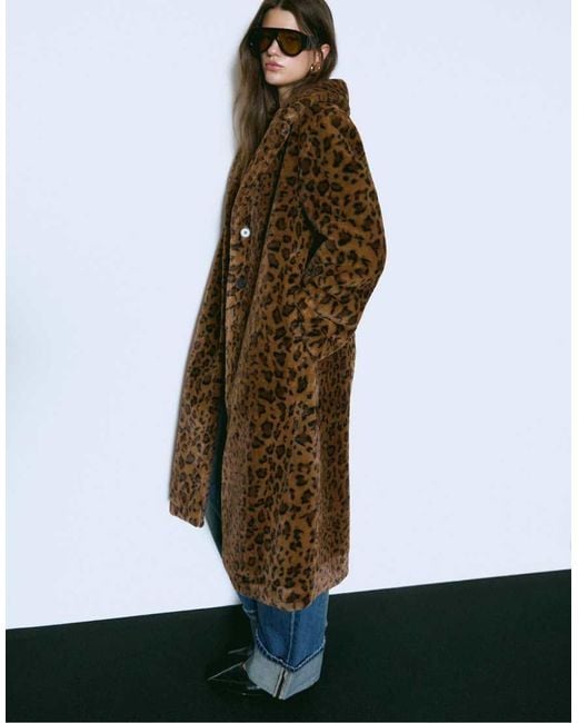 Stradivarius Long Leopard Print Faux Fur Coat in White | Lyst UK