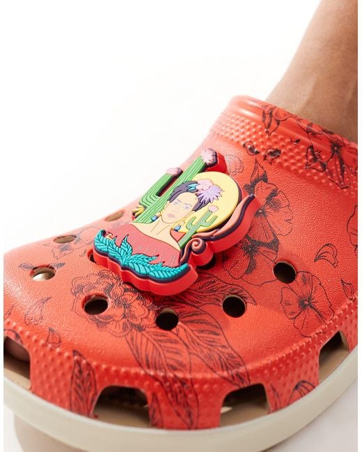 Crocs™ Frida Kahlo Classic Clogs in Pink | Lyst