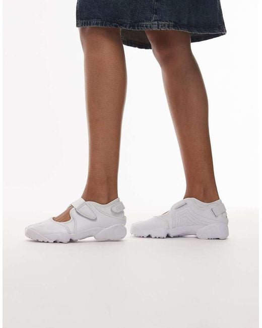 Nike Air Rift Trainers in White | Lyst UK