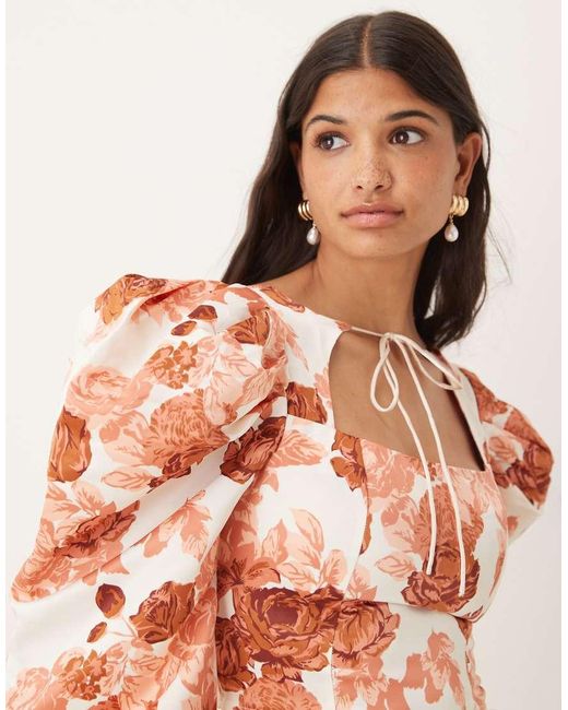 Collective The Label Statement Sleeve Crop Top in Red | Lyst UK