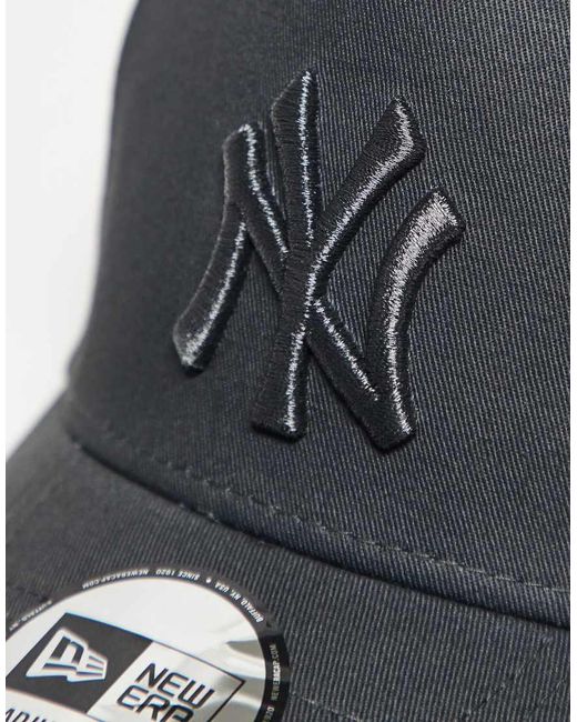KTZ Ny Yankees 9Forty Metallic Logo Cap in Black | Lyst UK