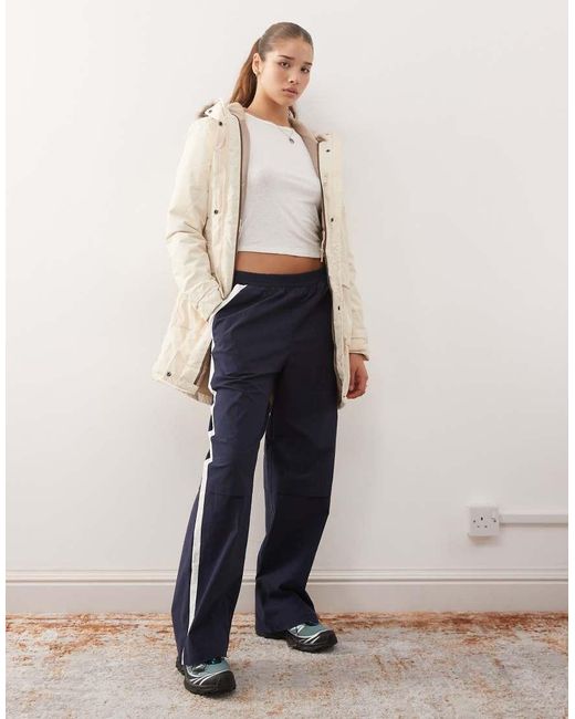 Regatta Sabinka Waterproof Jacket in White | Lyst UK