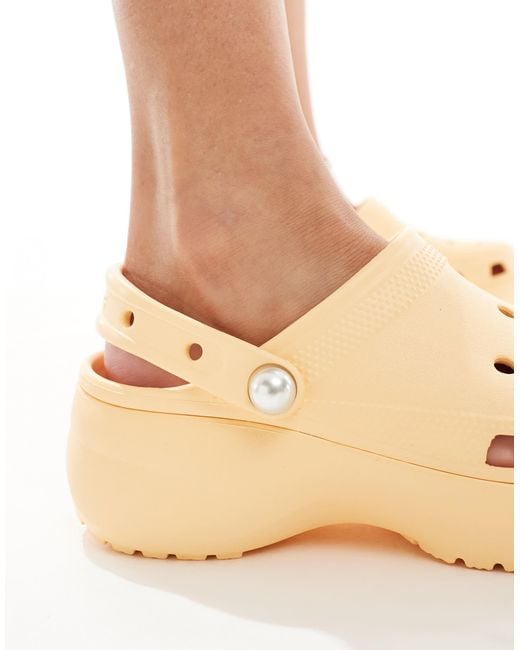 Crocs™ Classic Platform Pearl Clog in Natural | Lyst