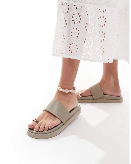 ALDO Beachstroll Footbed Toe Loop Sandals in White | Lyst UK