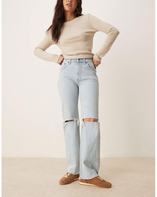 Abercrombie & Fitch 90s Relaxed Jeans With Knee Rip in Natural | Lyst