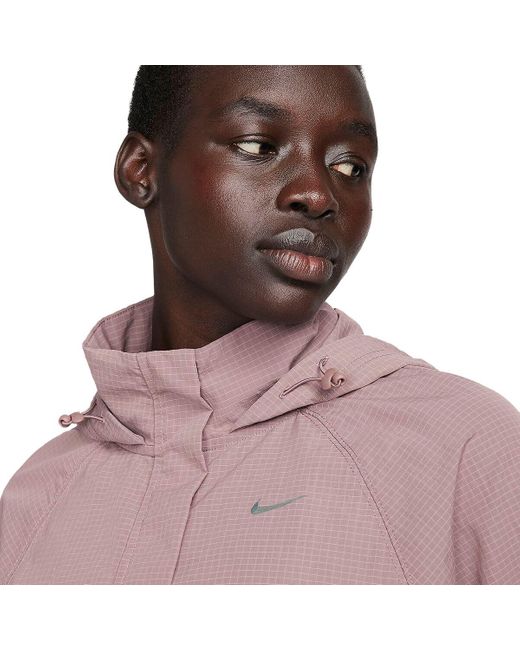 Nike Run Dvn Rpl Jacket in Pink | Lyst