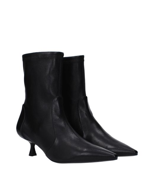 Stuart Weitzman Boots Naomi Skin in Black | Lyst