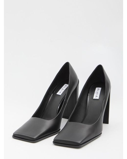 Alaïa Square-Toed Pumps in Black | Lyst