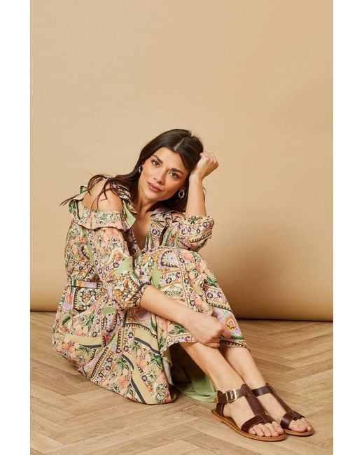 Oasis Fia Leather Buckle Detail T-Bar Flat Sandals in Natural | Lyst