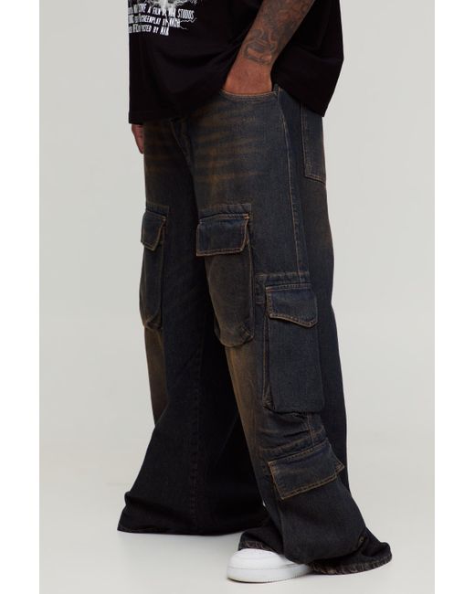 BoohooMAN Plus Extreme Baggy Tined Multi Pocket Cargo Jeans in Black ...