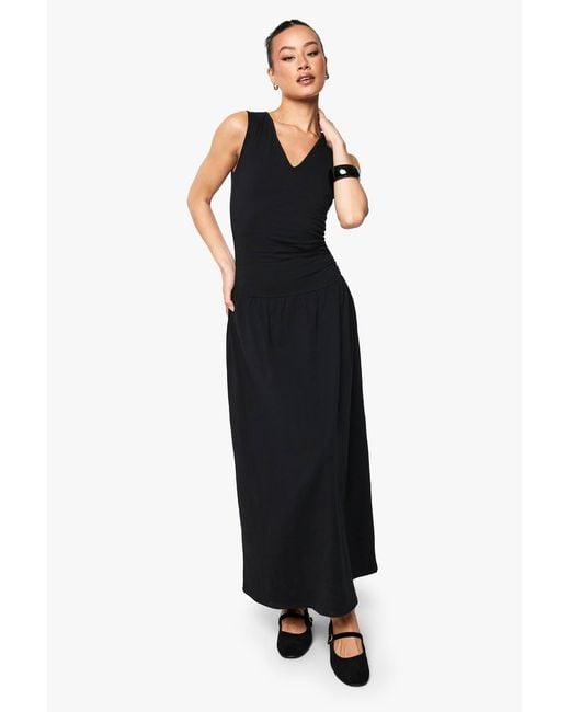 Boohoo Tall V Neck Ruched Detail Maxi Dress in Black | Lyst
