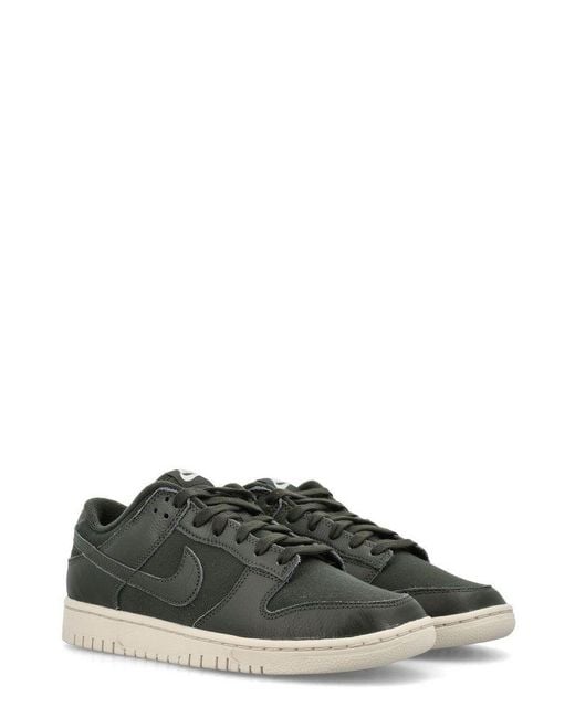 Nike Dunk Low Premium Round-toe Lace-up Sneakers in Black | Lyst
