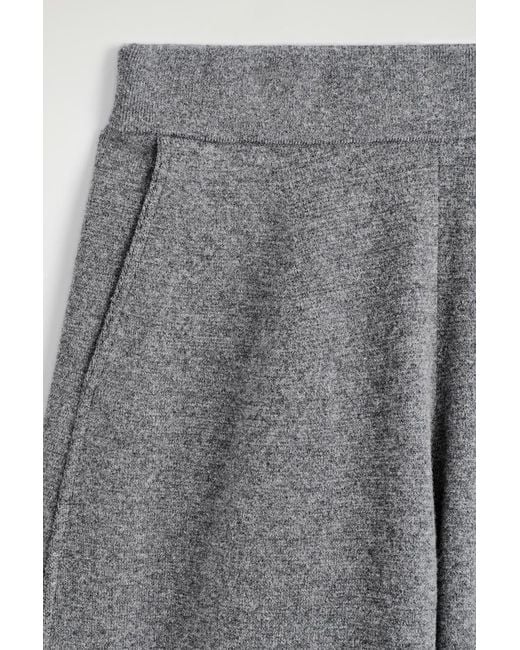 COS Merino Wool Barrel-leg Pants in Gray | Lyst