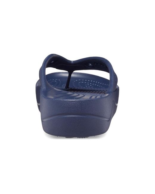 Crocs™ Baya Platform Flip in Blue | Lyst