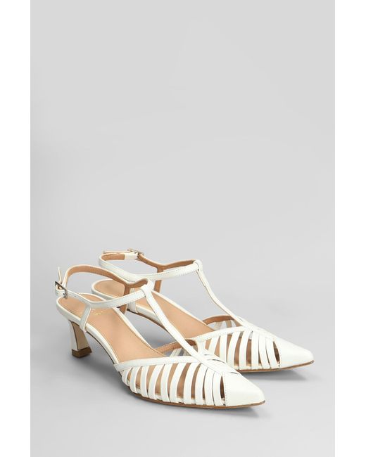 Chantal Pumps In White Leather | Lyst
