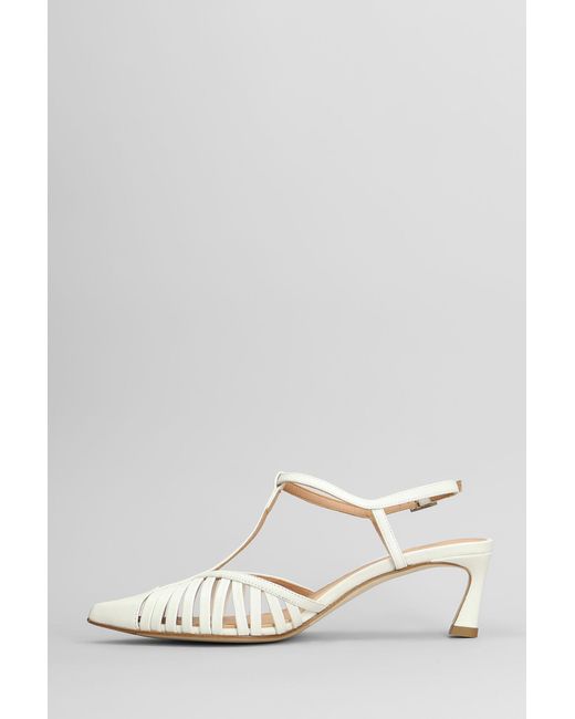 Chantal Pumps In White Leather | Lyst
