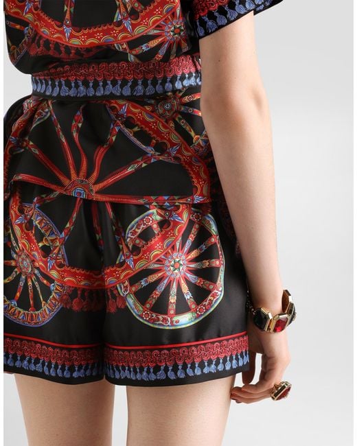 Dolce & Gabbana Carretto-Print Silk Vanity Bermuda Shorts in Red | Lyst UK