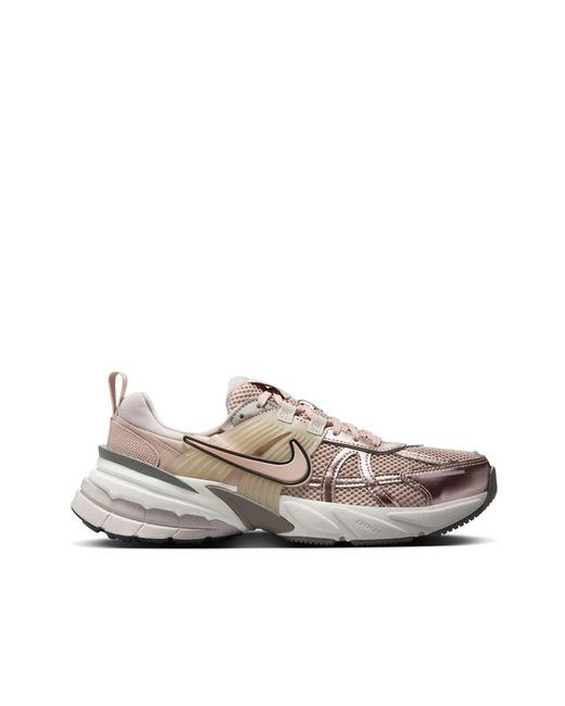 Nike V2K Run Sneaker in Natural | Lyst