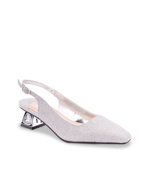 Lady Couture Ruby Pump in White | Lyst
