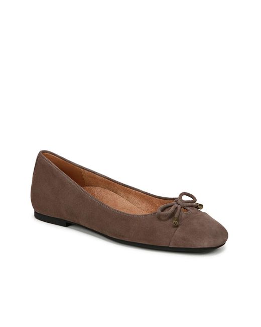 Vionic Klara Flat in Brown | Lyst