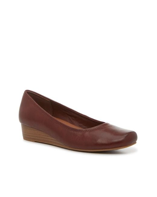 BareTraps Covette Wedge Slipon in Brown | Lyst