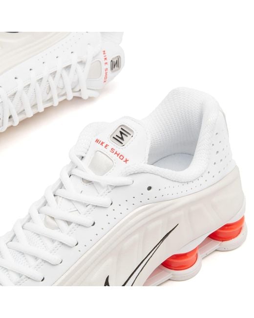 Nike Shox R4 W Sneaker in White | Lyst