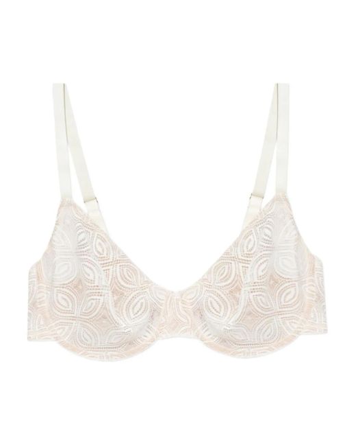 Hanro Ruby Embroidered Bra in Natural | Lyst UK