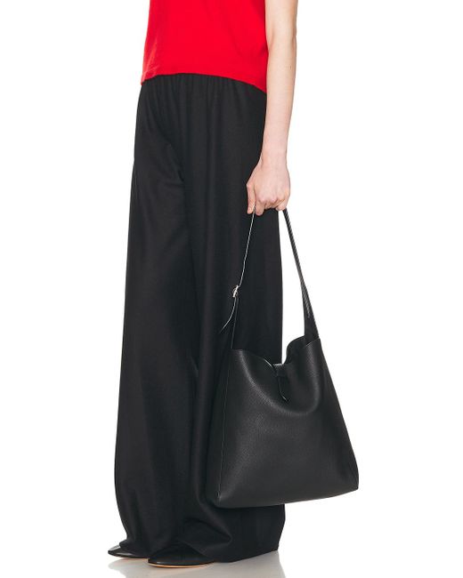 The Row Blake Hobo Lux Grain Bag in Black | Lyst