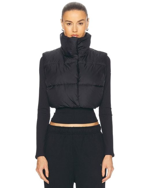 Alo Yoga Extreme Cropped Rush Puffer Vest in Blue | Lyst