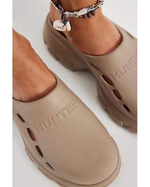 HUNTER Bryce Clogs in Pink | Lyst