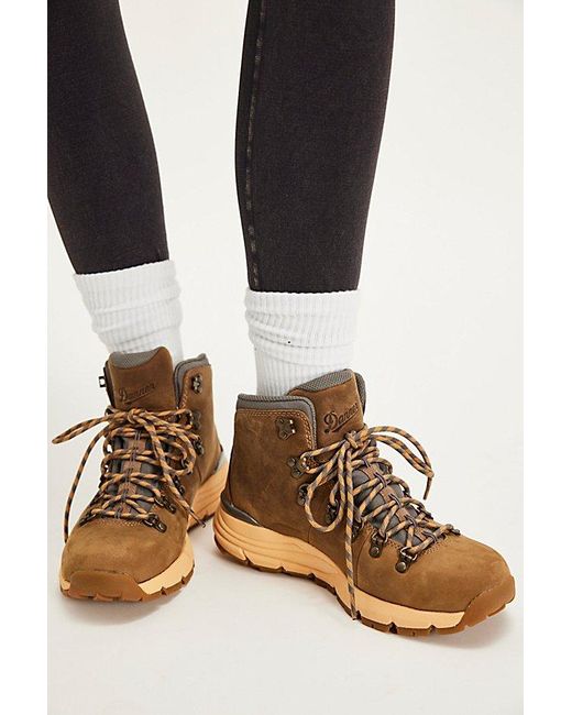 Danner Mountain 600 Leaf Hiking Boots in Black | Lyst