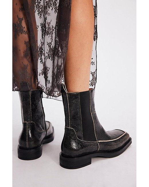 Free People Crackled Leather Chelsea Boots in Black | Lyst