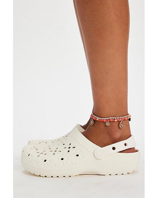 Crocs™ Classic Floral Cut Clogs in Natural | Lyst