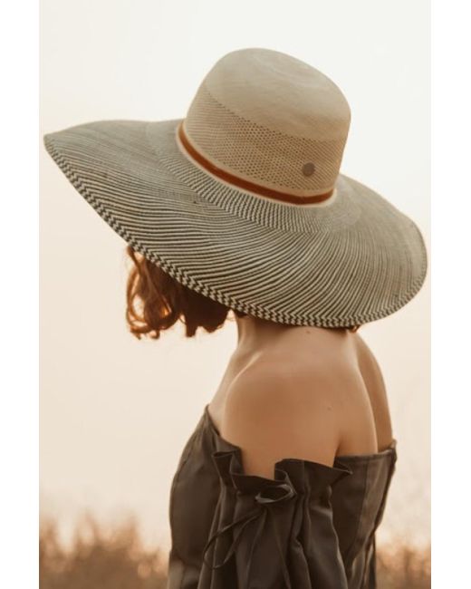 Freya Velvet Magnolia Hat - Lyst