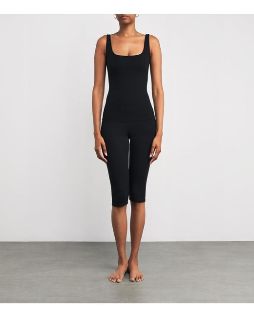 Skims Smooth Layers Cami Top in Black | Lyst