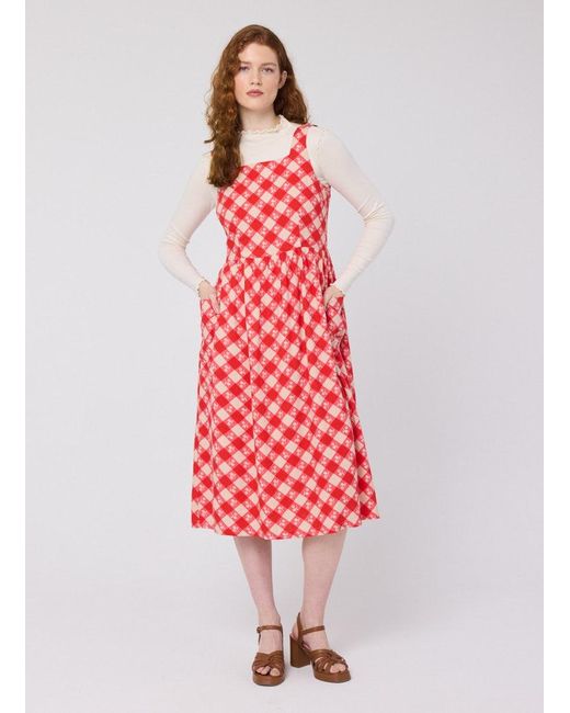 Joanie Clothing Aiken Gingham Floral Print Pinafore Dress in Red | Lyst UK
