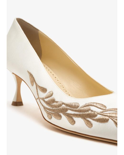 Manolo Blahnik Feza Pumps in White | Lyst