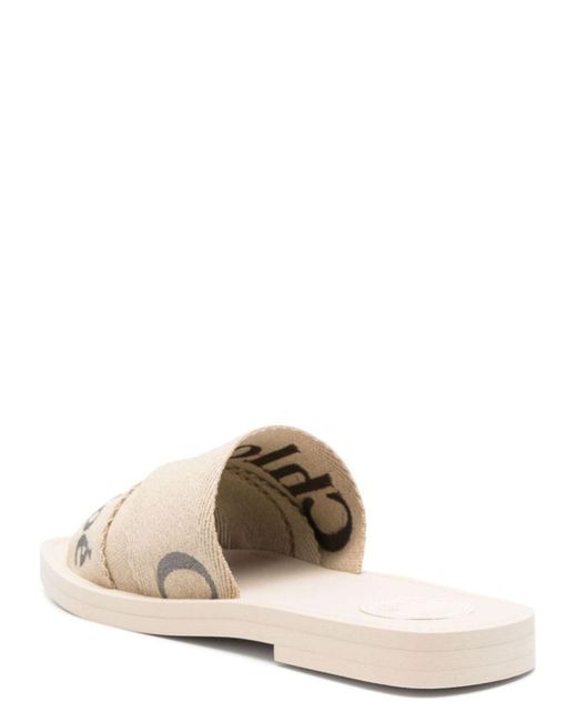 Chloé Sandalia Plana Logo Plateado in Natural | Lyst