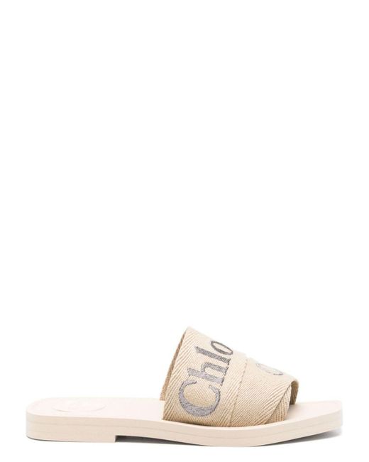 Chloé Sandalia Plana Logo Plateado in Natural | Lyst