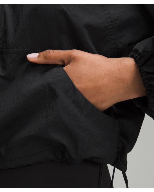 lululemon Scuba Cropped Anorak in Black | Lyst
