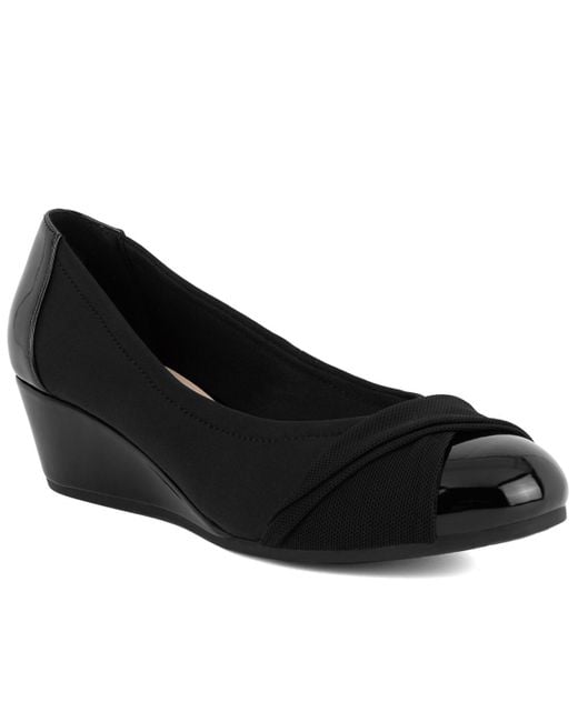 Jones New York Preslee Round Toe Wedge Pumps in Black | Lyst