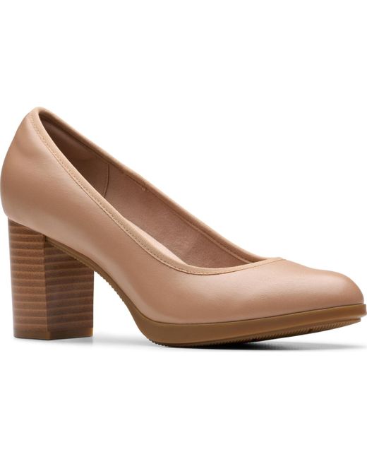 Clarks Bayla Carly Slip-on Pumps in Brown | Lyst