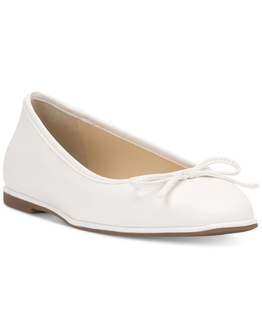 Jessica Simpson Vayrina Snip-toe Ballet Flats in White | Lyst