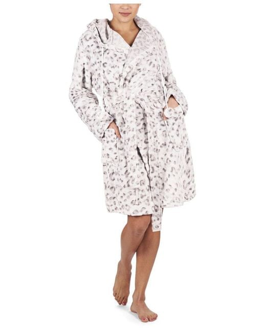 Memoi Leopard Plush Robe in White | Lyst