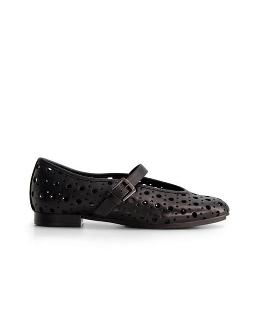 Bernardo Bernardo Borden Perf Mary Jane Flat in Black | Lyst