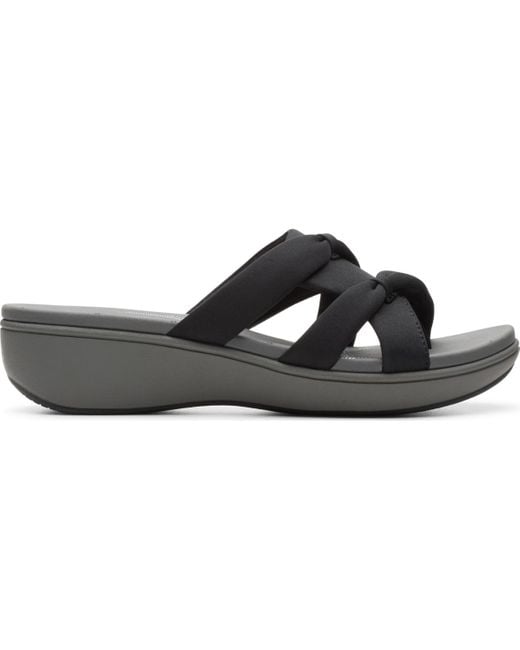 Clarks Cloudsteppers Breeze Rae Cam Slip-on Flat Sandals in Black | Lyst