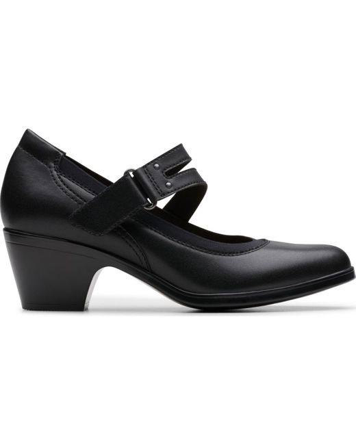 Clarks Emily2 Janna Round Toe Pumps in Black | Lyst